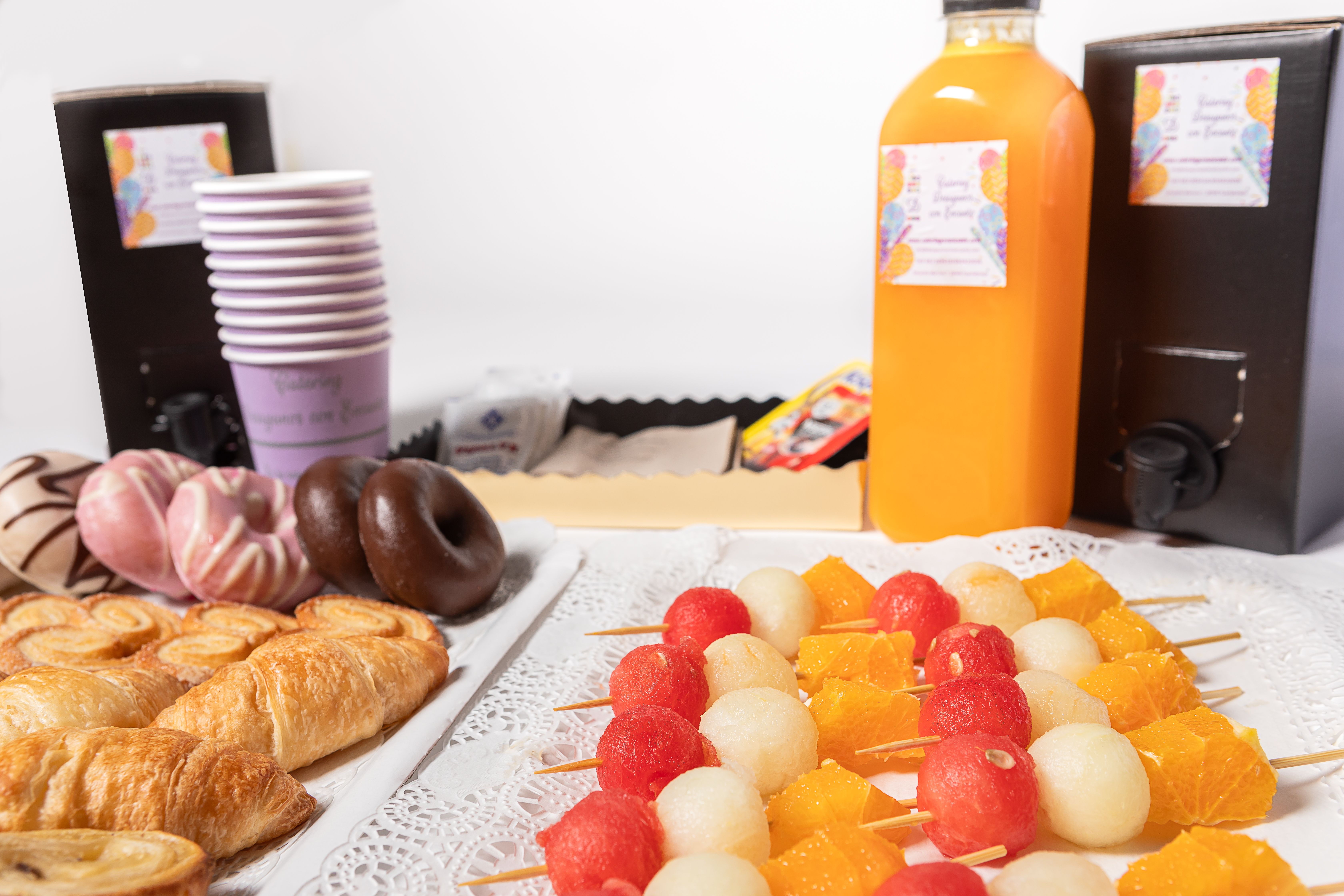 Coffe Break clásico con fruta | CATERING DESAYUNOS CON ENCANTO